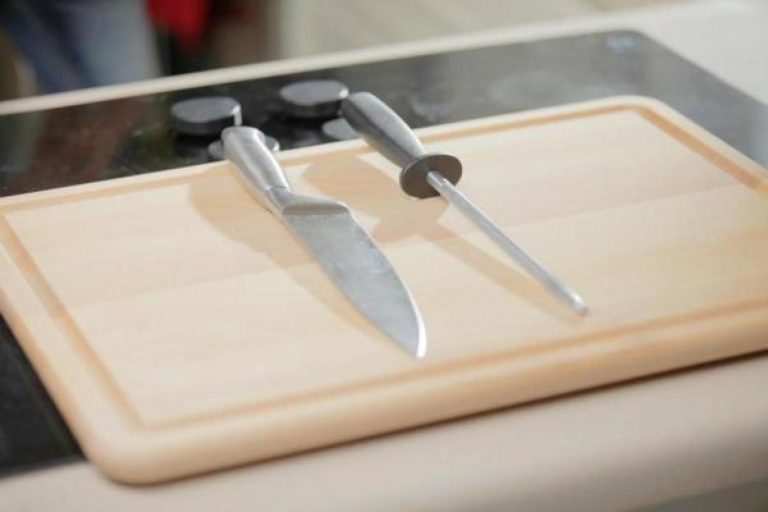 How to Keep Knives Sharp Like a Pro - Just A Pinch