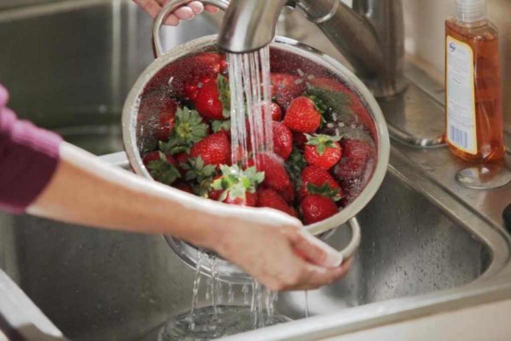 How to Wash Fruits and Vegetables - Just A Pinch